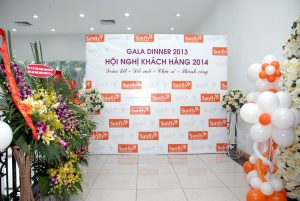 Thi công backdrop giá rẻ chuyên nghiệp - Thi công nhanh uy tín.